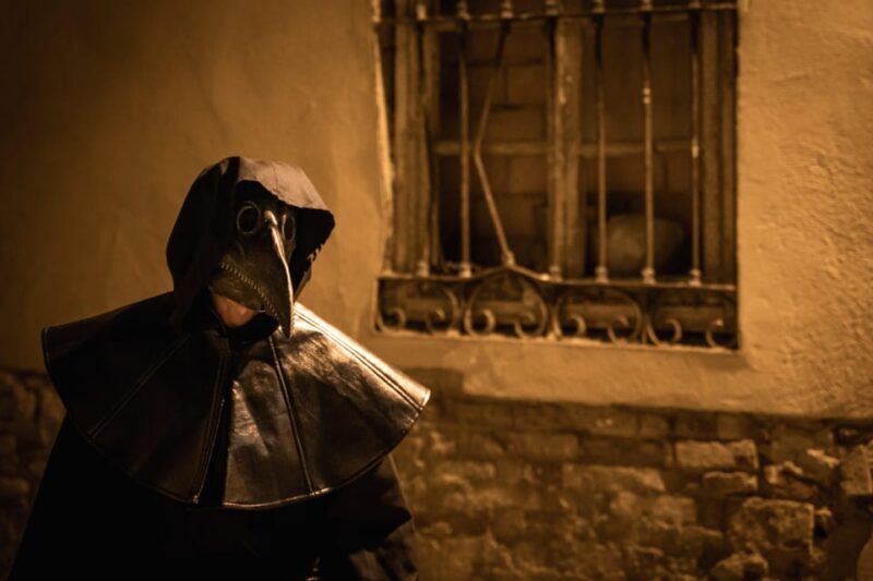 The black plague, theatrical visit - FAQ