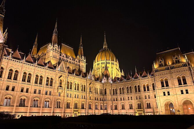 The Bright Lights of Budapest - Private Walking Tour with Boat Cruise & Drink - The Sum Up