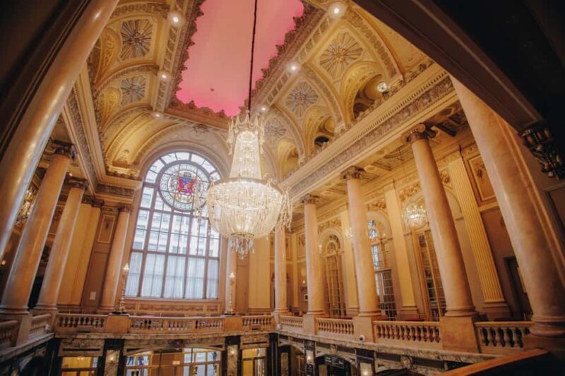 The Chicago Theatre Tour Experience - Authenticity and Value
