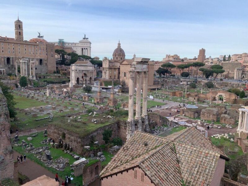 The Colosseum & Roman Forum with an Archaeologist - Key Points