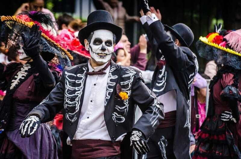 The Day of the Dead Tour in Mixquic - A Balanced Perspective