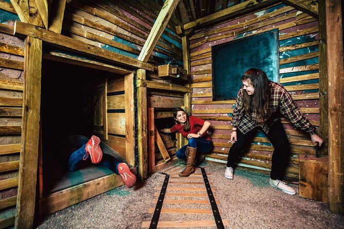 The Escape Game Pigeon Forge: 60-Minute Adventures on The Island - What to Expect from Your Escape Adventure in Pigeon Forge