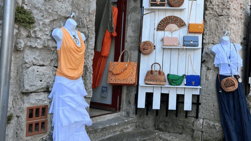 The Essence of Provence : Avignon, St Rémy, les Baux, Arles - Key Points
