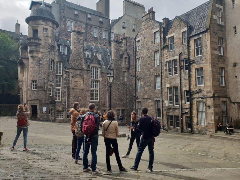The essential of Edinburgh in French - Accessibility and Comfort