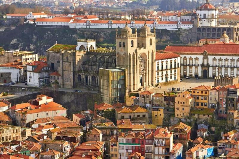 The essential private walking tour in Porto - FAQ