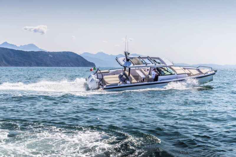 The Fastest All Inclusive Private Motor Yacht in Santorini - Introduction: A Luxurious Way to See Santorini