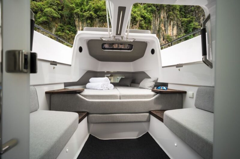 The Fastest All Inclusive Private Motor Yacht in Santorini - The Sum Up: Who Is This Tour Perfect For?