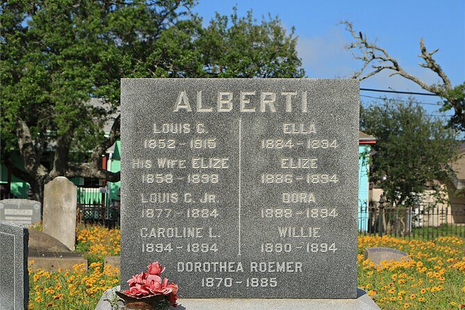 The Galveston Cemetery Tour - Walk With The Dead! - An Engaging Introduction to Galvestons Haunted Side