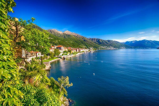 The gems of lake Maggiore - the Borromean Islands on a private guided tour - Key Points