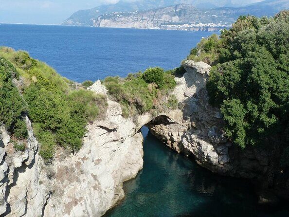 The Golden Hour: Sorrento's Sunset - Key Points