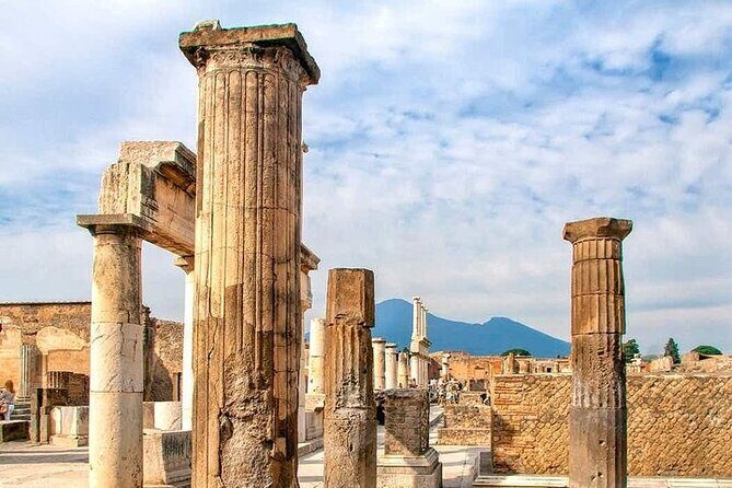 The great beauty of ancient Pompeii told by a local guide / archaeologist - Pricing & Value Analysis