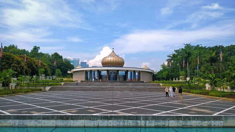 The Great Kuala Lumpur Tour with KL Tower Ticket & Lunch - Who Is This Tour Best For?