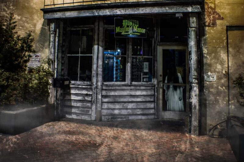 The Grimoire Ghouls and Graves: Galveston Ghost Tour - Authentic Stories and Enthusiastic Guides