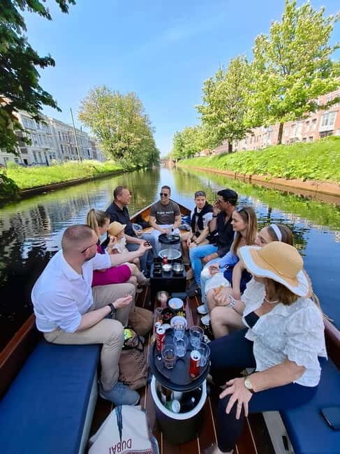 The Hague: individual tickets for an electric boattour! - A Fulldescription of the Electric Boattour Experience