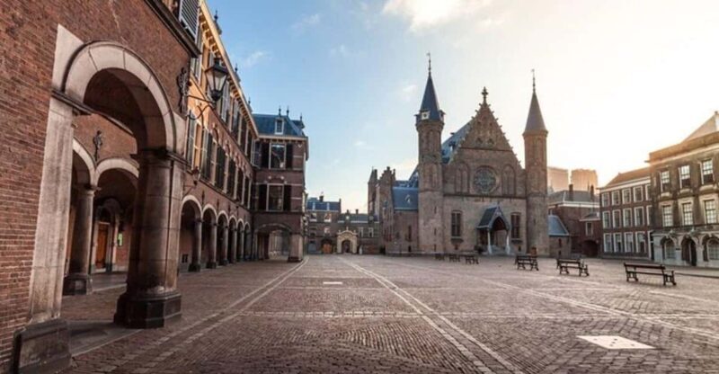 The Hague : Must-See attractions Private Walking Tour - Key Points