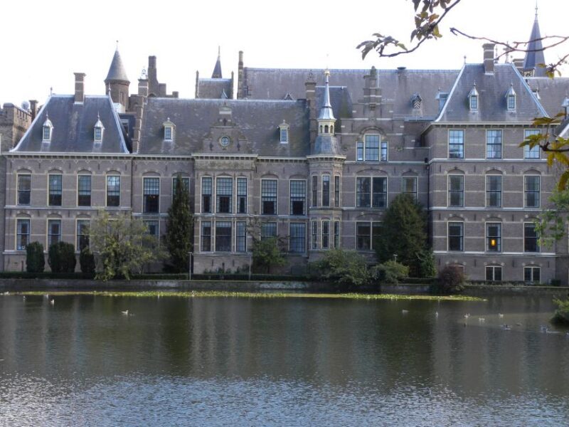 The Hague: Old City Private Walking Tour - Royal Palaces and City Highlights