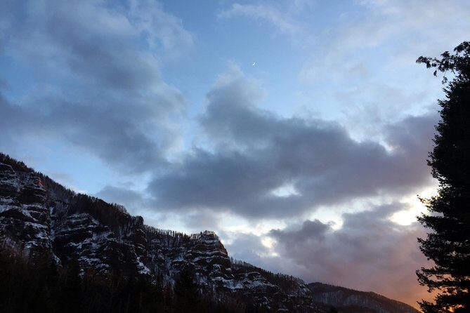 The Hood-Columbia Loop: Timberline, Orchards, and Waterfalls - FAQ