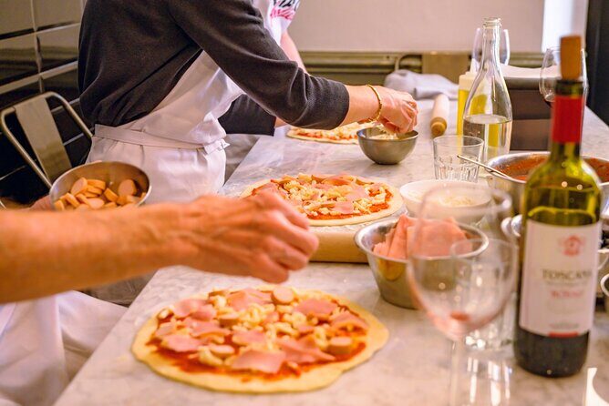 The Italian Way: Pizza and Gelato Class with Unlimited Wine - Key Points