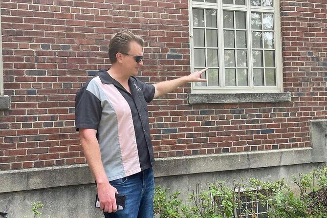 The King's Odyssey: 2-Hour Elvis Car Tour with Sun Studio - FAQ Section