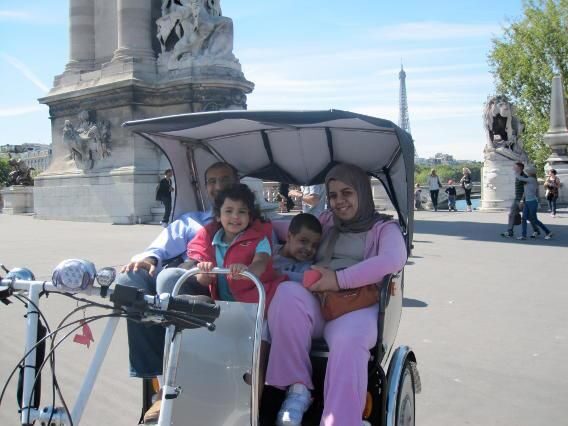 The Latin Quarter: Private Tuktuk Tour in Paris - Guides and Authenticity