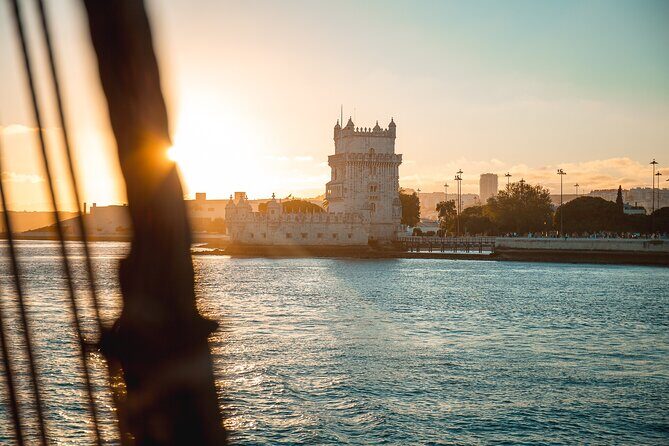 The Lisbon Boat Party / Amazing sunset sailing tour - The Group and Logistics: What Travelers Should Know