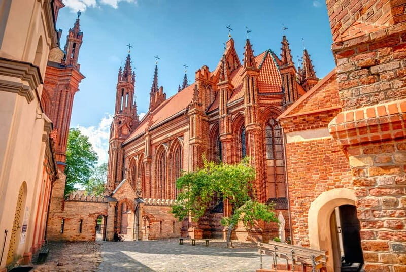 The Majestic and Royal Vilnius Walking Tour - Key Points