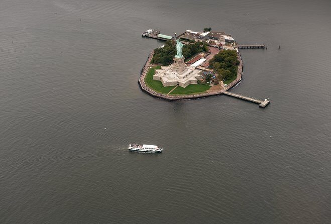 The Manhattan Helicopter Tour of New York - How the Sights Are Framed
