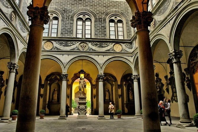 The Medici Family: Lorenzo The Magnificient and the TV movie - Price Analysis and What You’re Getting