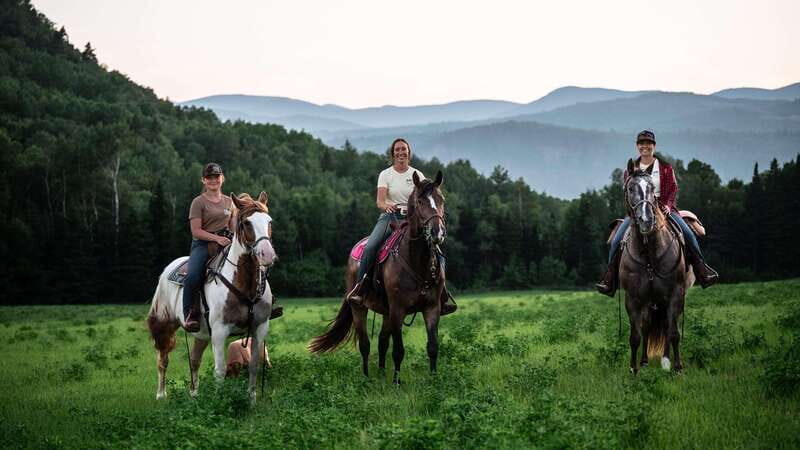 The Montagnarde: Guided horseback ride on mountain trails. - Key Points