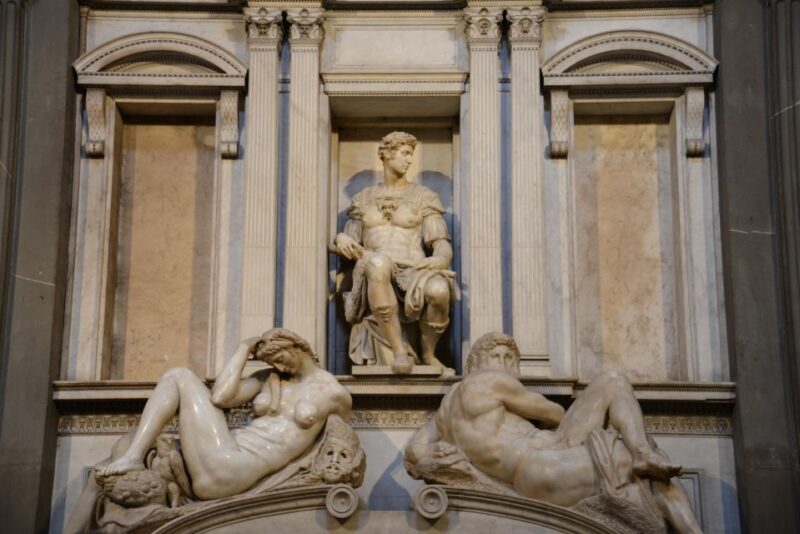 The places of the Medici family: the Palace and the Chapels - The Experience of a Guided Tour