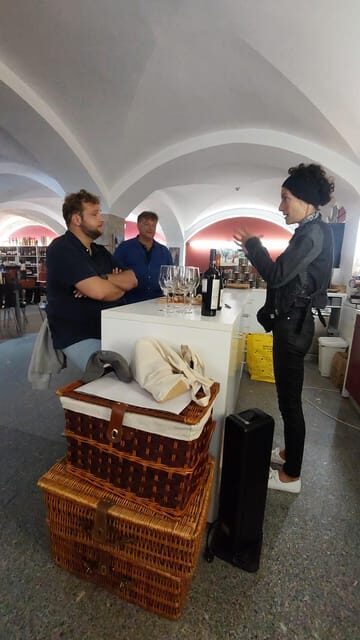 The Roman Tour & Wine tasting. - Key Points