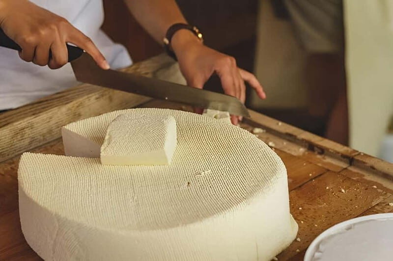 The selective food tour Feel like local from Heraklion - Authenticity and Real Value
