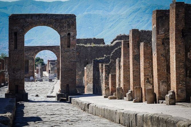 the splendour of Pompeii ruins with pompeii guide - Who is This Tour Best For?