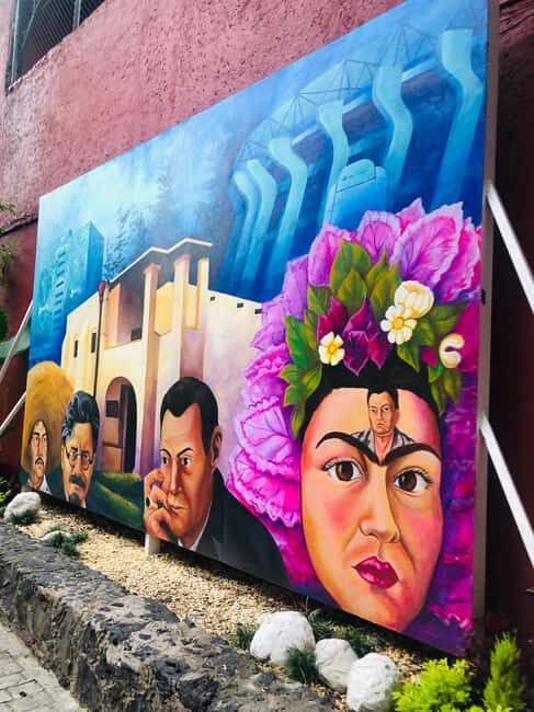The Steps of Frida: Mexico City - Exploring Frida’s Personal Spaces