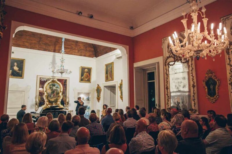 The Three Tenors in Sorrento: Opera Arias, Naples and Songs - FAQs