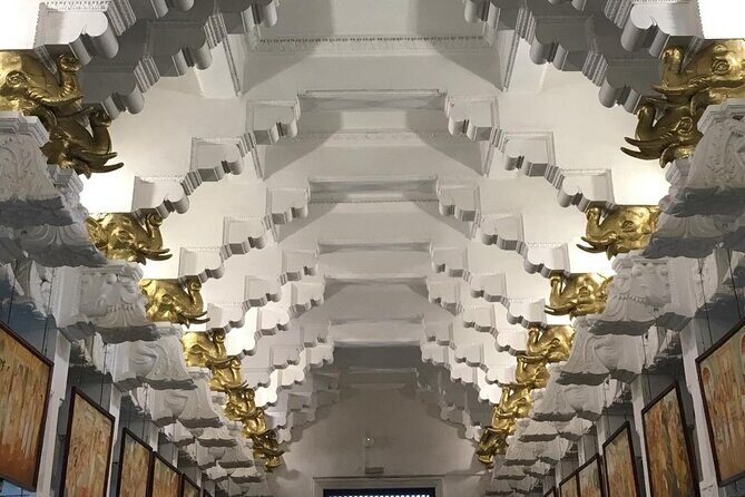 The Top 10 Car & Driver Private Tour for Week Start from Colombo - FAQ