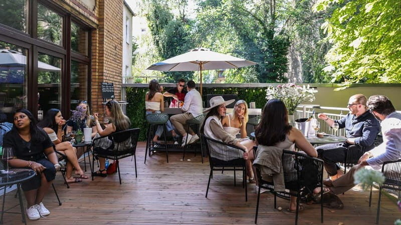 The Ultimate Berlin Golf Bar for Groups, Games & Good Times - How the Experience Fits Into Your Berlin Itinerary