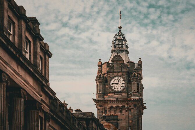 The Ultimate Edinburgh City Hike including Old and New Town - Introducing the Ultimate Edinburgh City Hike
