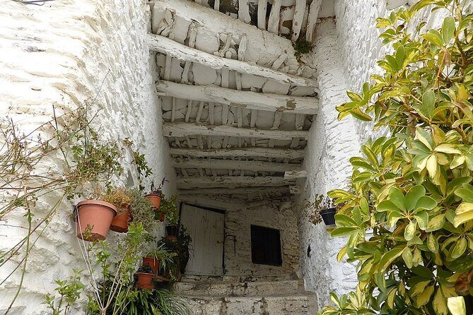 The Unchanged Villages of Alpujarra Small-Group Guided Day Trip - Exploring Pampaneira: Artisans and Sweet Flavors