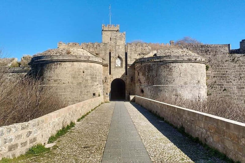 The very best of Rhodes private tour (6 hours) - The Perfect Lunch and Final Moments