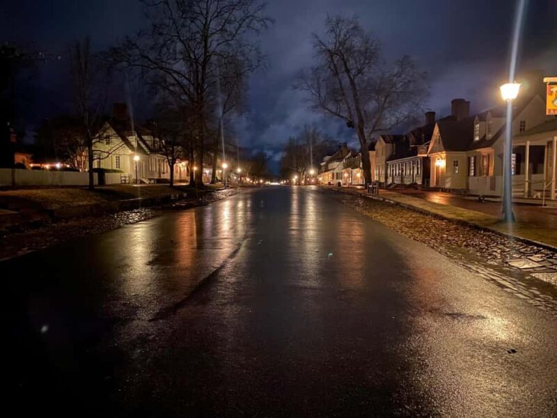 The Williamsburg Spirits of Christmas Past Ghost Tour - Introducing the Williamsburg Ghost Tour Experience