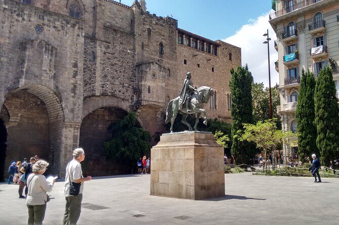 The wonders of architecture 2 hours on foot in Barcelona - Authentic Experiences & Real Traveler Insights