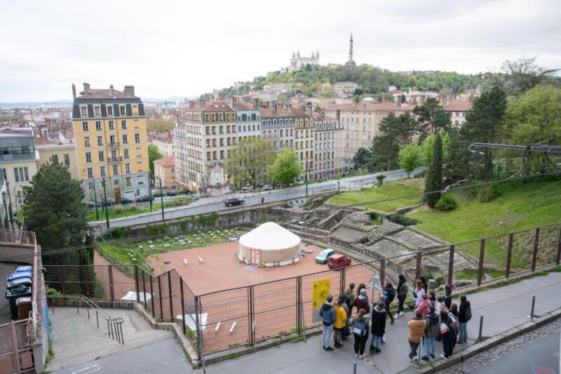 Theatrical visit: mysteries of the Croix-Rousse in French - Key Points