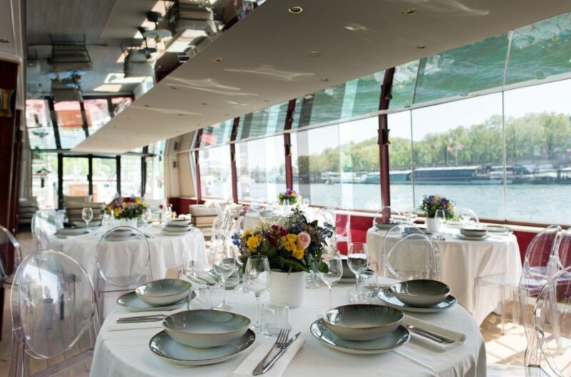 Theo Boat/Paris : Lunch Cruise on the Seine with rooftop - Key Points