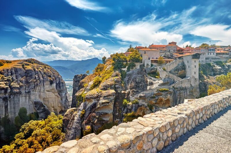 Thessaloniki: Full-Day Bus Trip to Meteora - Exploring Meteora from Thessaloniki: A Complete and Practical Review