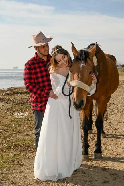Thessaloniki: Horse Photoshoot in a natural landscape - Key Points