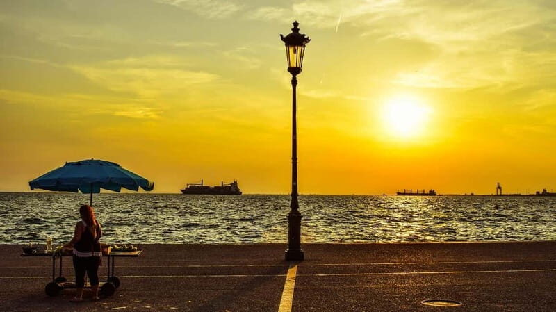 Thessaloniki: Private Custom Night Tour with Local - Key Points