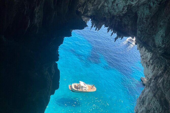 Three Hour Private Guided Tour of Capri with a luxury Gozzo cabin cruiser - FAQs