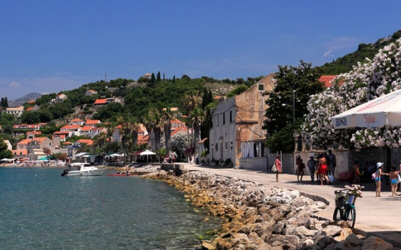 Three Island Boat Tour With Lunch - Key Points