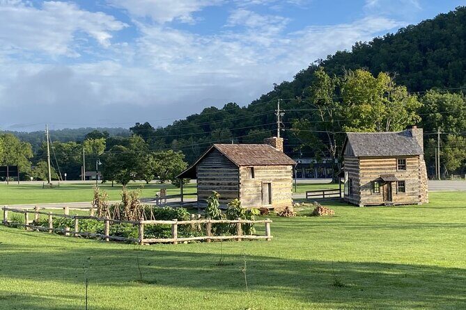 Ticket pass to the Great Smoky Mountains Heritage Center (Self-Guided Tour) - Key Points